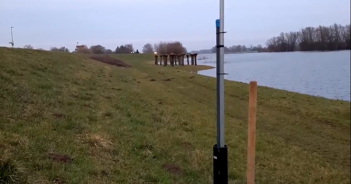 Waterschap Vallei en Veluwe plaatst peilbuizen bij IJsseldijk tussen ...