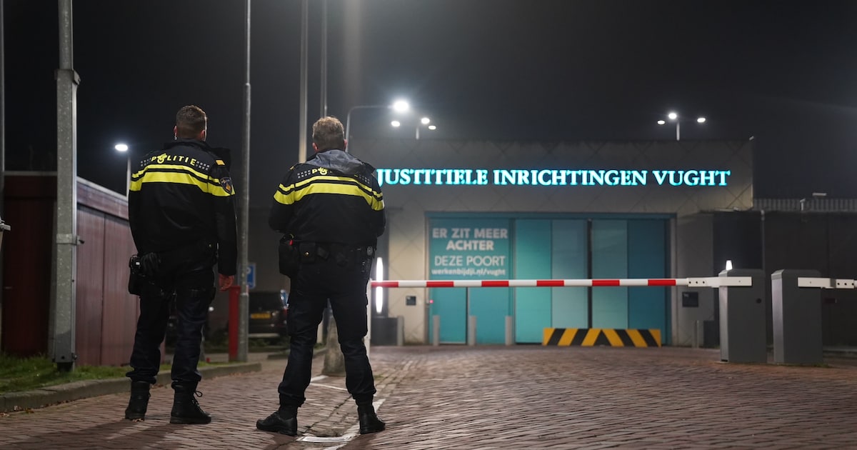 Drie gijzelaars werden bedreigd met mes in gevangenis Vught ...