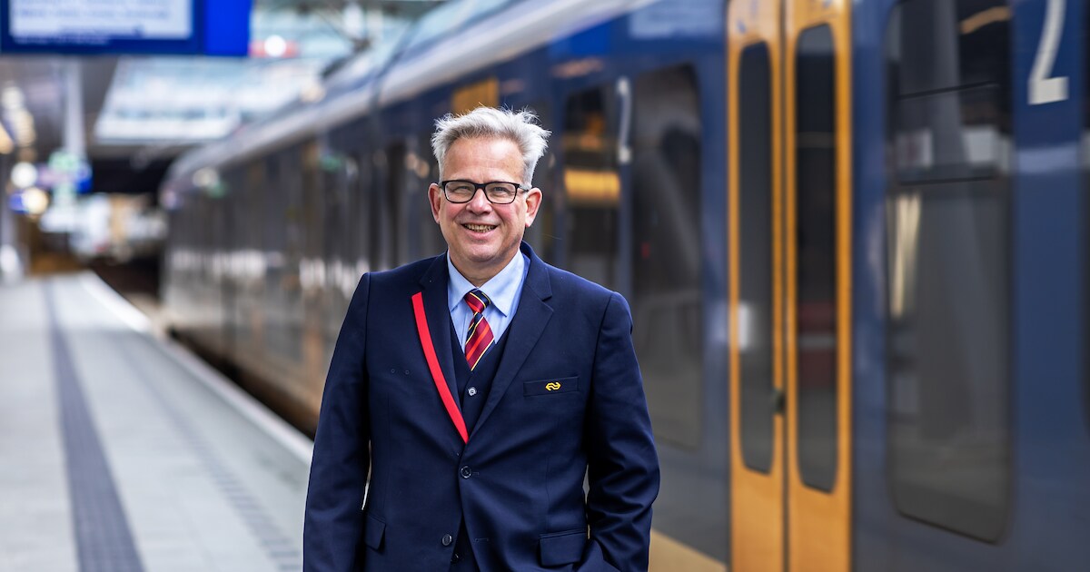 Jacques (60) had een dikke baan bij de Rabobank, nu gaat hij aan de slag als hoofdconducteur ...