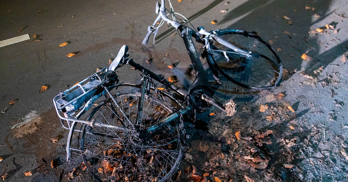 Waarom je je fietsaccu nooit 's nachts moet opladen | Nieuws | De ...