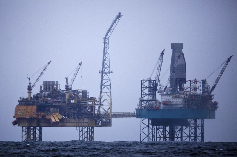 Olieachtige substantie bij lekkend platform Noordzee | Nieuws | De ...