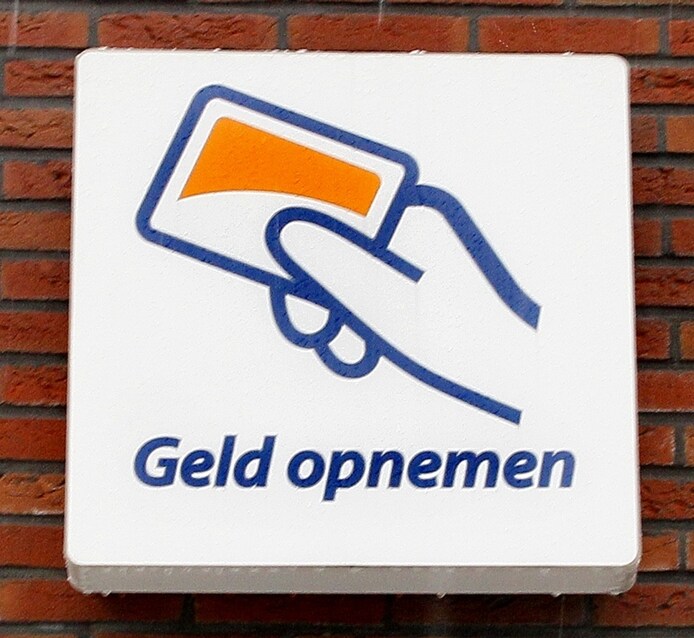 Deventenaar moet gepinde geld afstaan | Deventer | destentor.nl