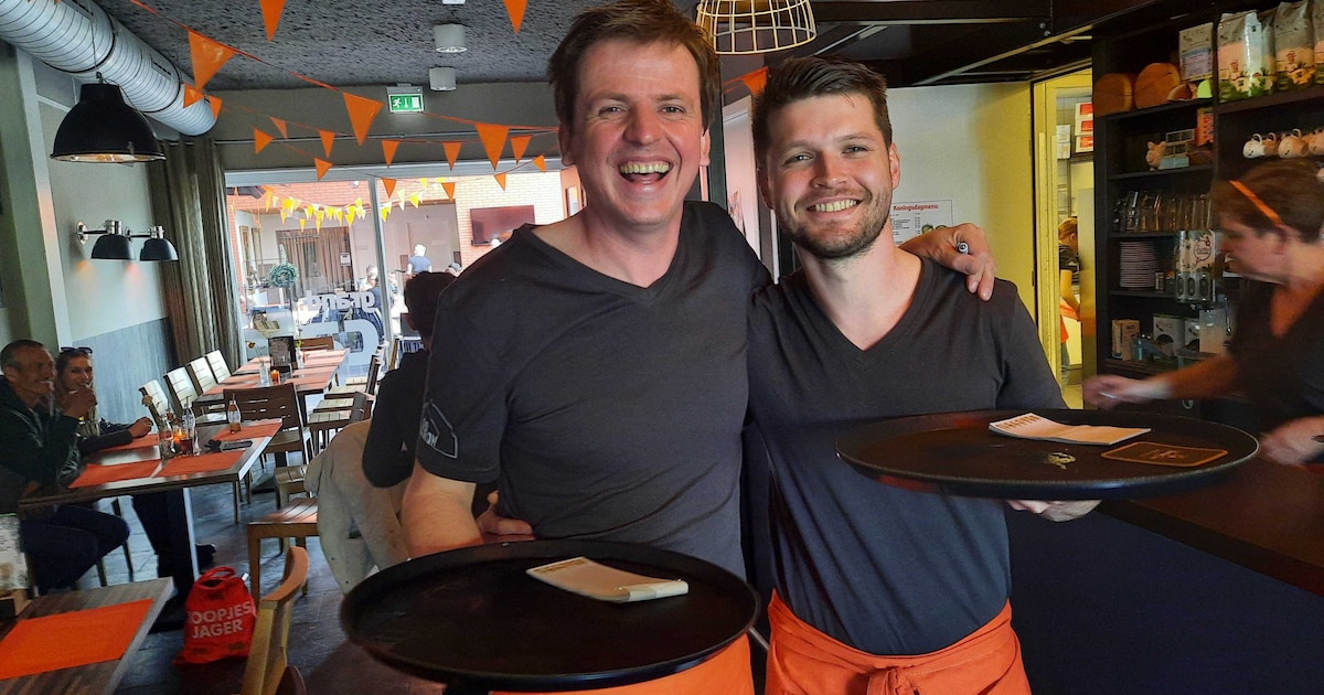 Dedemsvaart laat Koningsdag niet verpesten door stroomstoring: ‘Bier ...