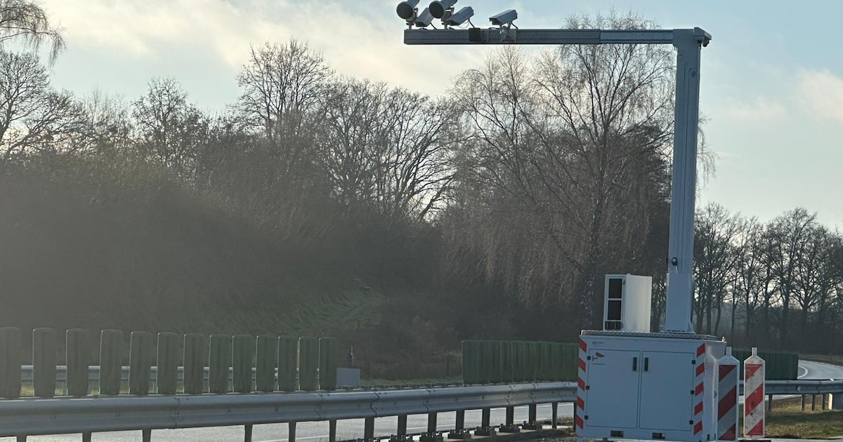 Hier is een nieuwe focusflitser geplaatst om appende bestuurders te ...