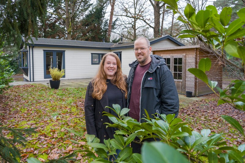Laura en Tom wonen maanden na ongeluk met vrachtwagen nog in chalet ...