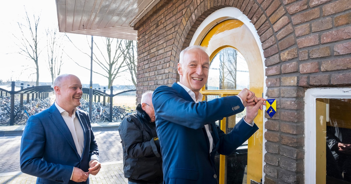 Stationsgebouw Putten krijgt als eerste een monumentschild: dit is ...
