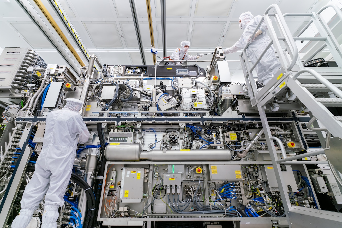 VDL verplaatst plaatwerkerij, met honderd technici, naar XL ...