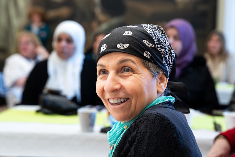 Nuran (58) pikt al 30 jaar vrouwen op bij winkelcentra zodat ze niet ...