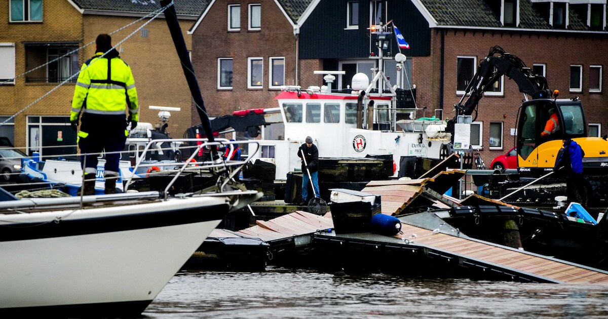 Ark van Noach veroorzaakt voor 'half miljoen euro schade' | Urk | De ...
