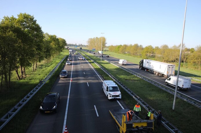 Snelweg A50 weer vrij na ongeluk vlak buiten Apeldoorn | 112 nieuws Apeldoorn | destentor.nl