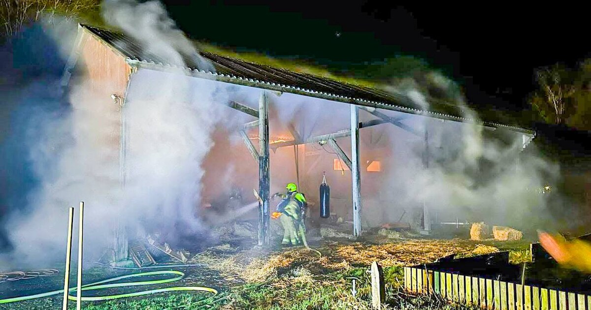 Veel rook bij brand in schuur aan de Middendijk in Nijbroek | Regio ...