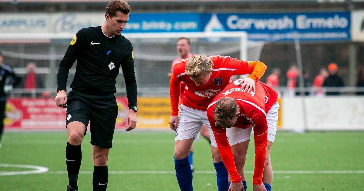 Luttenbergse scheidsrechter Stan Endeman (24) floot al 250 duels: ‘Ik ...