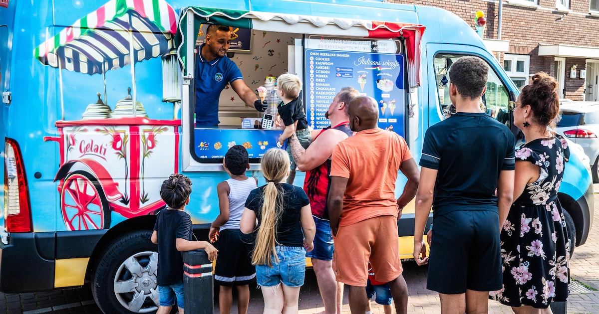 Deze ijscoman rijdt nog steeds door de straten, compleet met muziekje ...