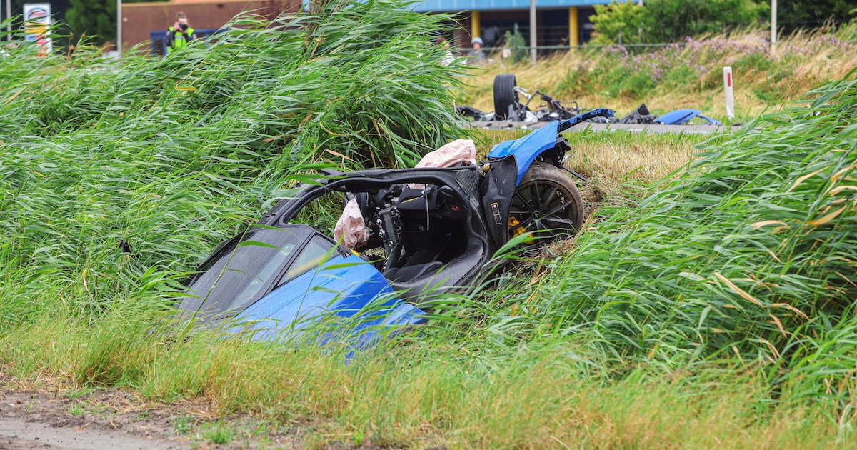 Dave (24) laat trots de McLaren 720S van zijn vrouw zien, tien minuten ...