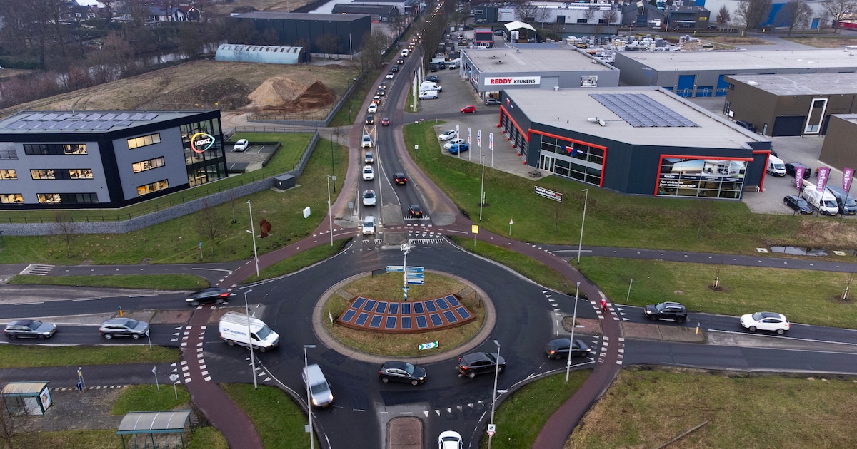 Deskundigen: kruispunt met verkeerslichten veiliger dan een drukke ...