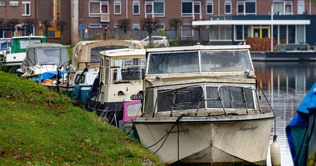 Nieuwe poging om vervallen boten weg te krijgen in Lelystad: ‘Soms weet ...