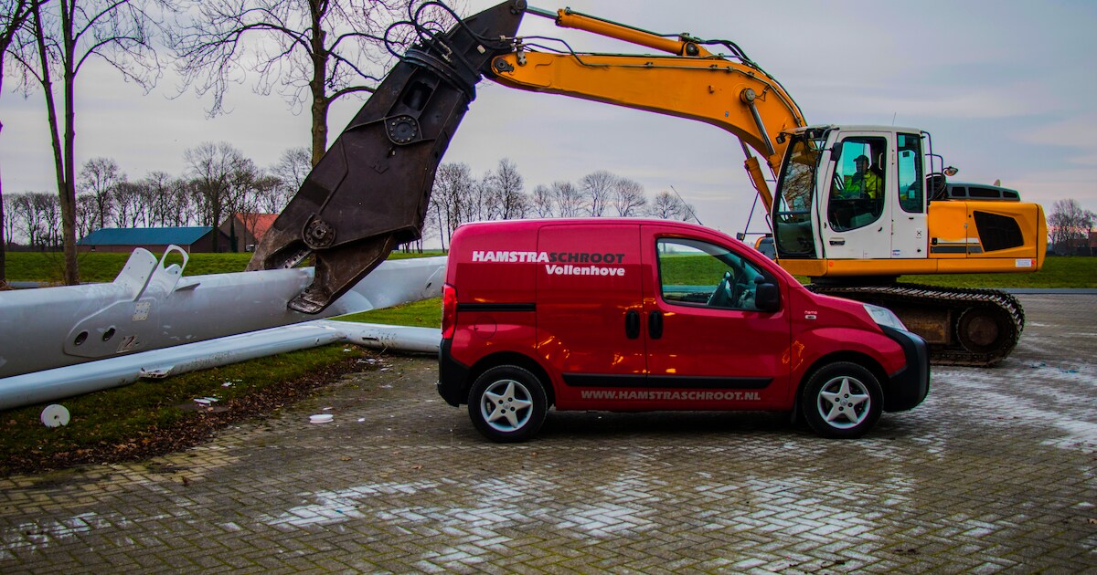 Vollenhoofs schrootbedrijf verknipt mast van 1 miljoen | Steenwijkerland | De Stentor.nl