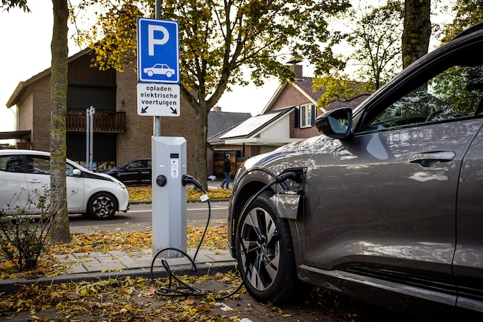 Stelling | Elektrisch rijden moet goedkoper gemaakt worden | Opinie ...