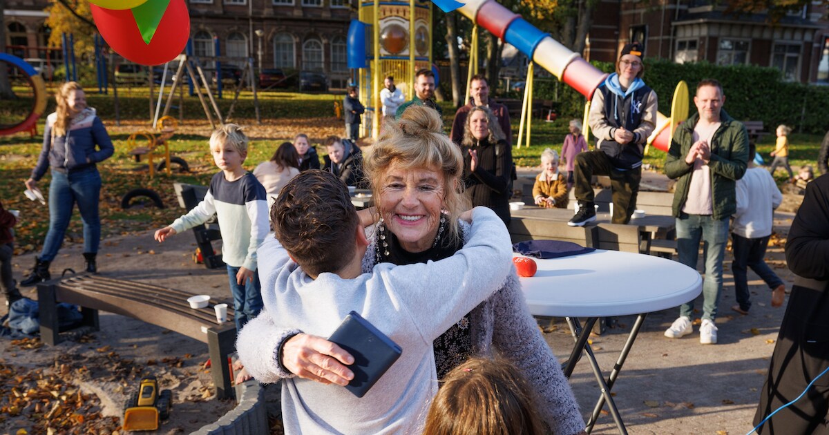‘Koningin van de speeltuin’ krijgt na 35 jaar vrijwilligerschap in ...