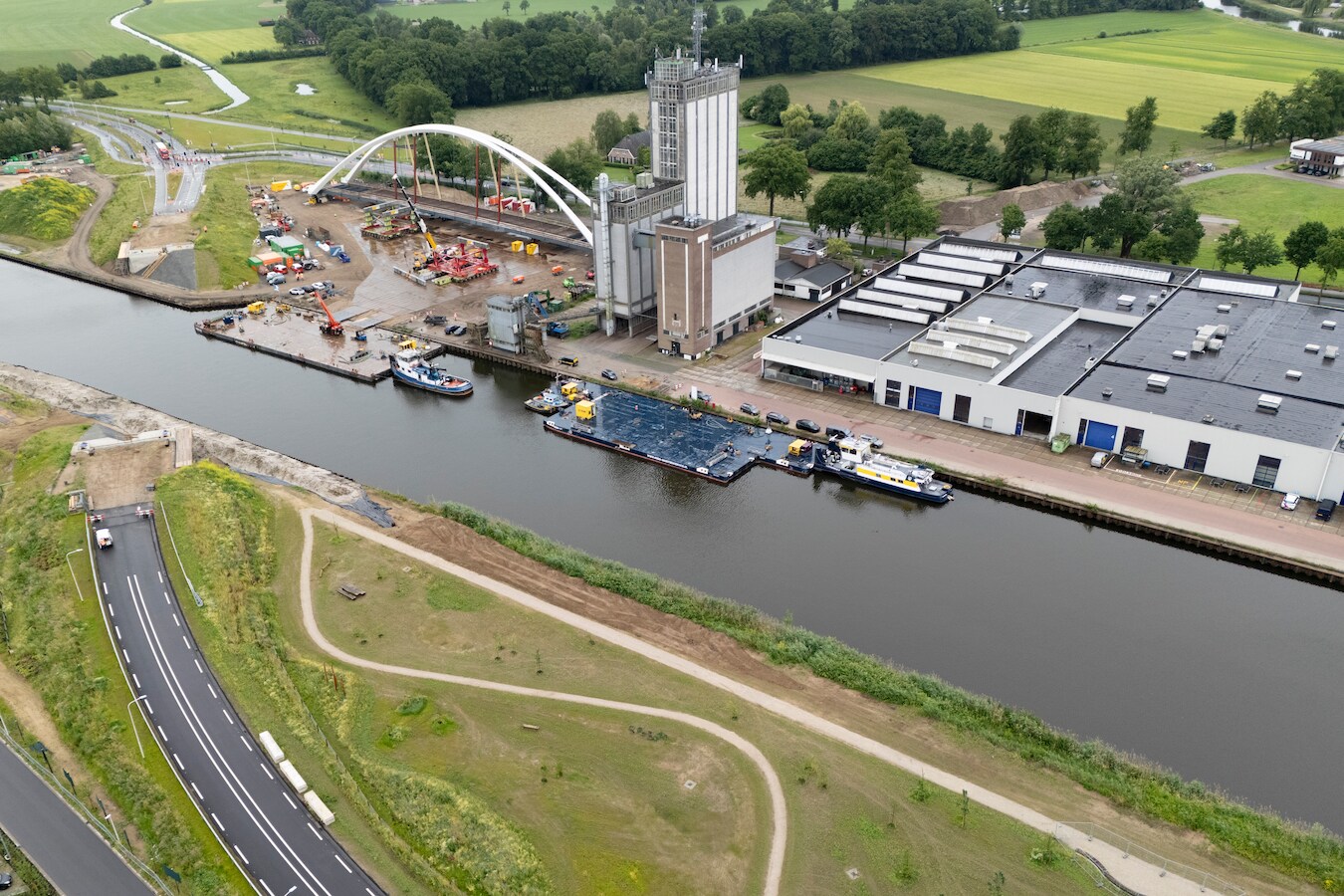 Invaren nieuwe brug Lochem pas na de zomer | Foto | destentor.nl