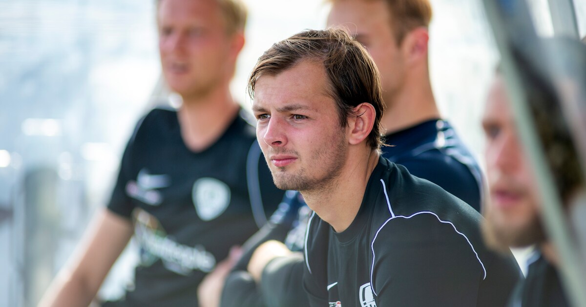 In de eerste thuiswedstrijd is De Beer nog niet los bij WSV ...