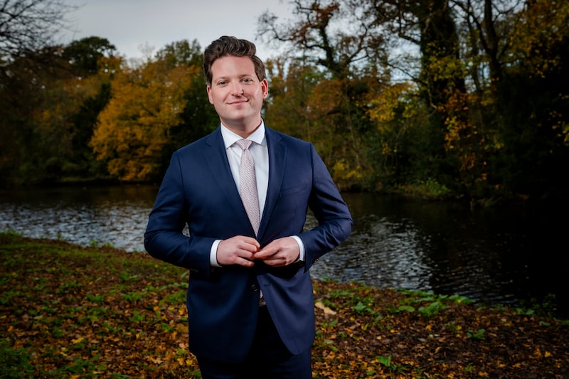 Wie is Thom van Campen uit Zwolle, de jongste Kamervoor­zit­ter ooit ...
