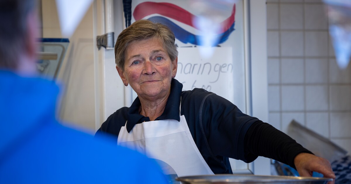 Betsy Bottenberg (74) uit IJsselmuiden staat al zestig jaar op de markt ...