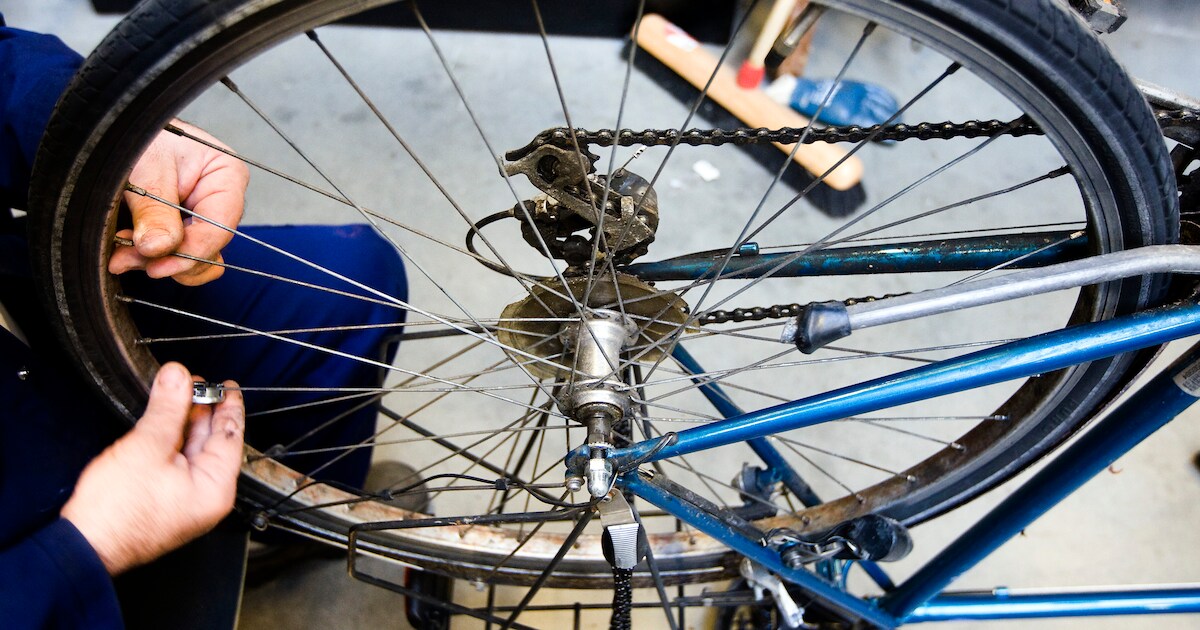 Een duw, een kapotte fiets, een botbreuk... En vooral heel veel schade: ‘Dit lijkt op een spons ...