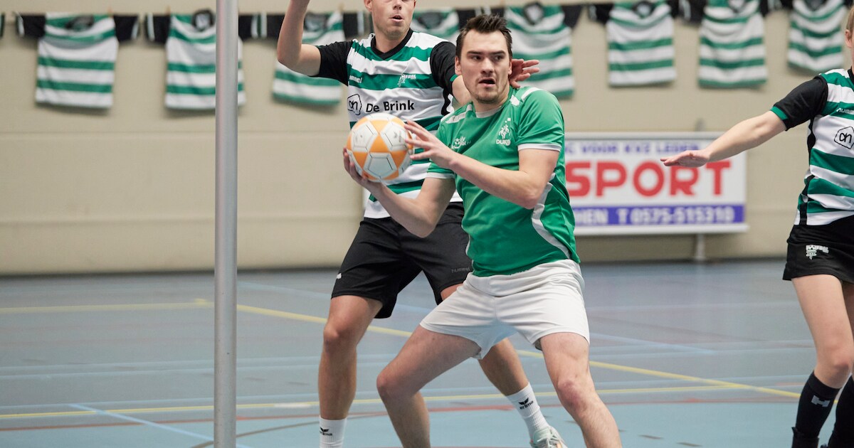 De Meeuwen en KVZ winnen ‘vierpuntenwedstrijd’, Rood-Wit verliest en ...