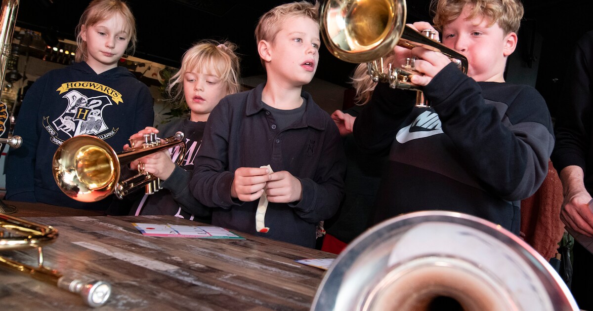 Joshua (8) blaast zijn wangen bol en weet dan één ding zeker: wanneer ...