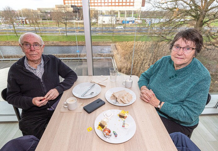 Deze mensen laten luxe kerstontbijt staan en beginnen de dag bij Ikea ...