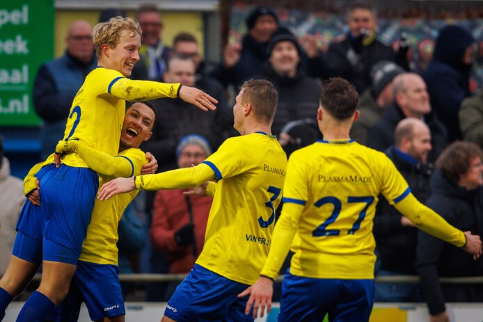Staphorst-aanvaller Sander de Grote groots met perfecte hattrick ...