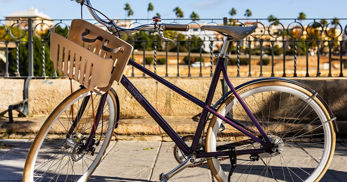 Deze fiets is gemaakt van 300 gerecyclede Nespresso-cupjes | Auto | De ...