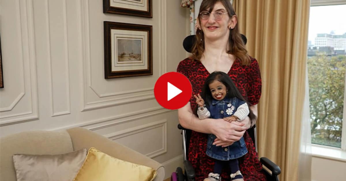 Wat een verschil! Grootste en kleinste vrouw ter wereld ontmoeten elkaar | Home | destentor.nl