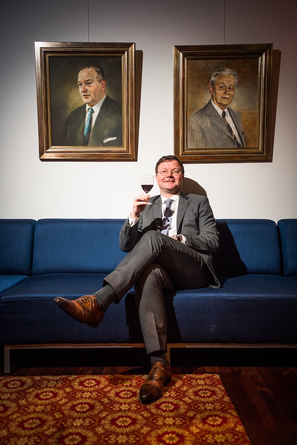 Marcel is 55 en verkoopt zijn bekende familiebedrijf, want hij wil ...