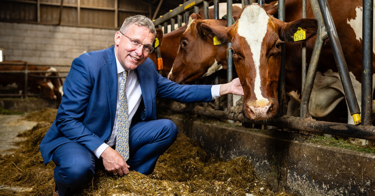 Van boerenjongen tot burgemeester op Urk: de schaterlach van Jaspers Faijer verdwijnt uit Ommen ...