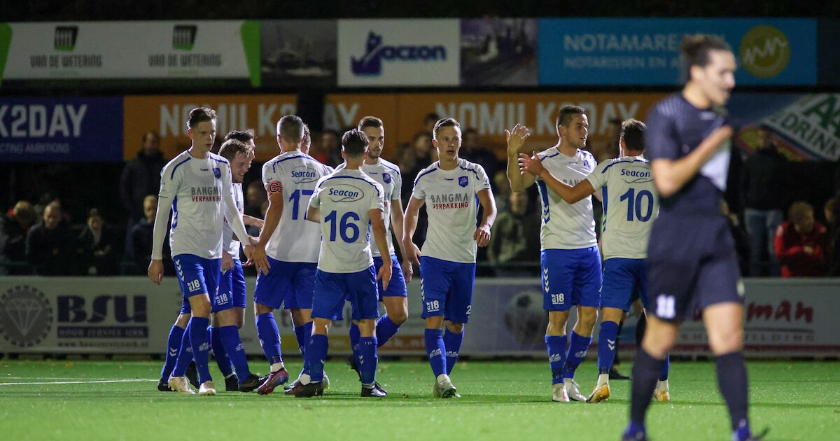SV Urk gaat onderuit op eigen veld, DVS’33 knokt zich naar een punt en ...