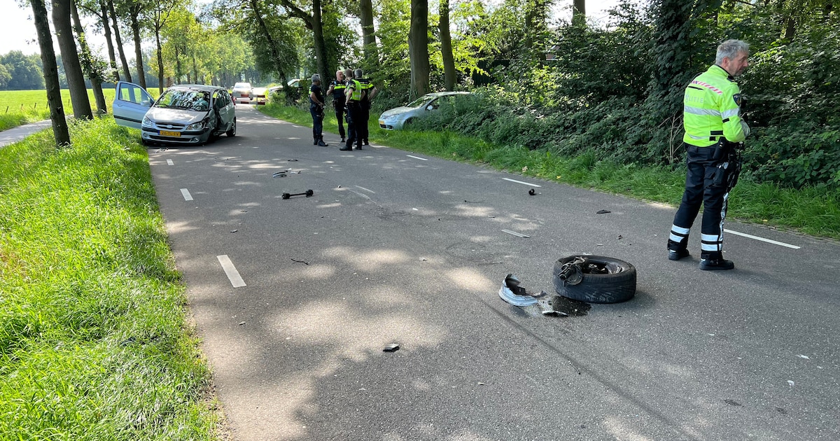 Auto’s botsen hard tussen Bathmen en Deventer: politie checkt of ...