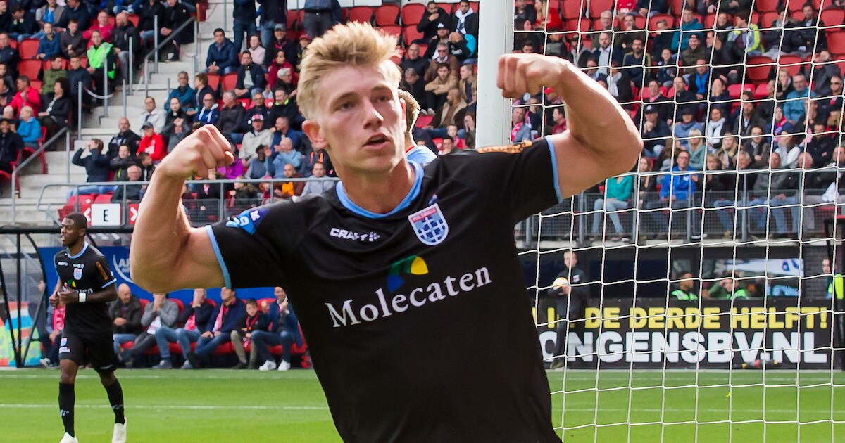 Invaller Zian Flemming schreeuwt zijn naam en kopt gelijkmaker binnen ...