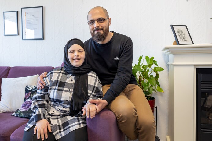 Zulfa, die de aardbeving in Turkije overleefde, mag bij haar broer ...