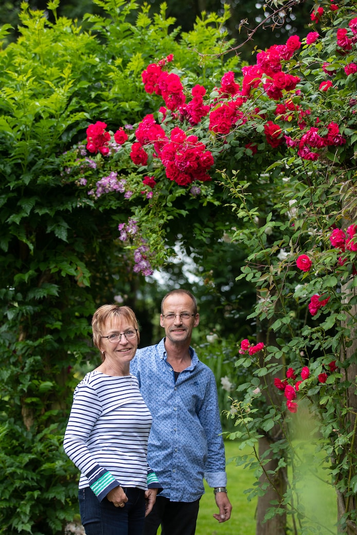Bennie en Lammechien delen het paradijsje achter hun huis in Tollebeek ...