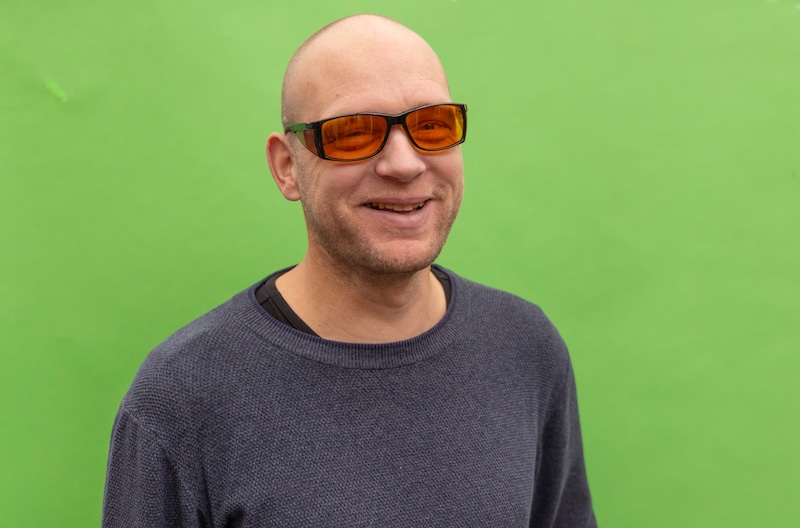Van de ene op de andere dag werd Simon (43) uit Heerde blind: ‘Ik wéét ...
