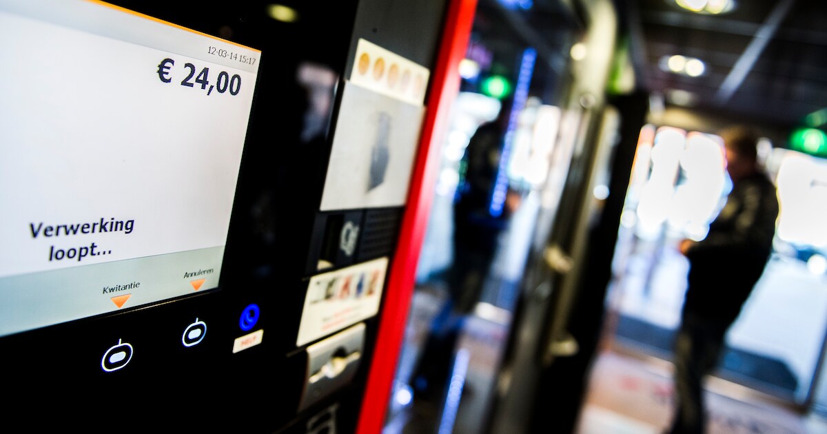 Nieuwe betaalpas werkt nog niet overal: ‘Nog wat oude beestjes in het ...