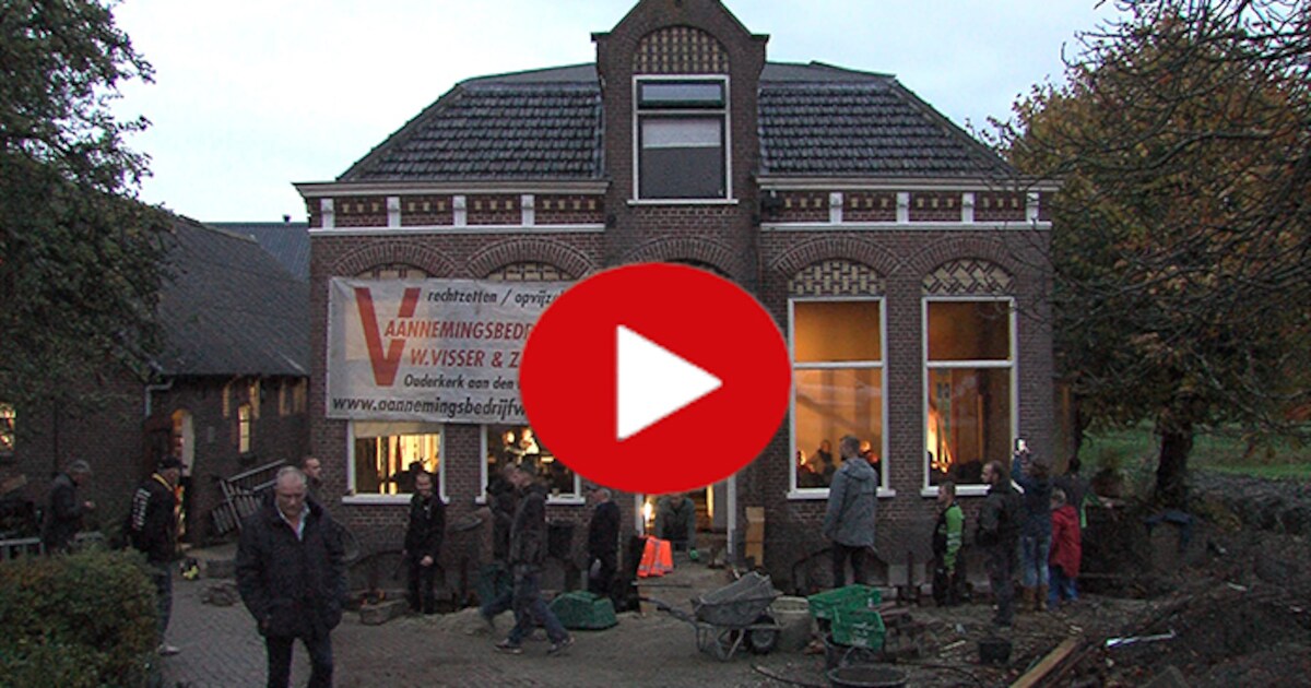 Video van de Dag | Dit huis staat al jaren scheef en wordt nu (met de ...