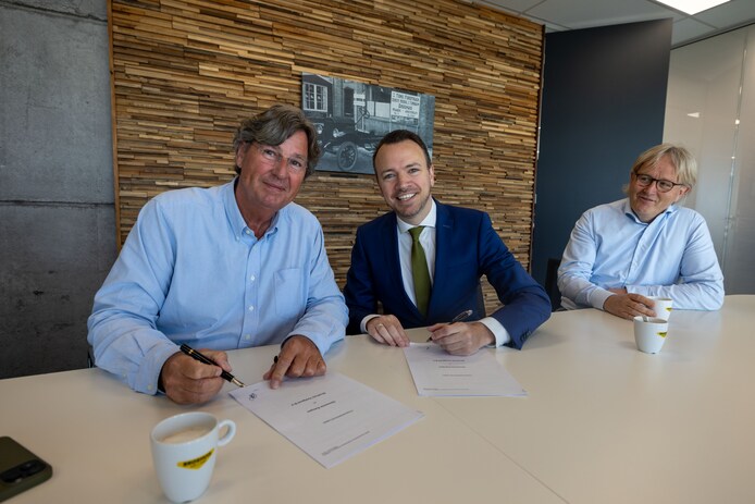 Diepladerfabrikant en Kampen sluiten miljoenendeal: ‘Lichtend voorbeeld ...