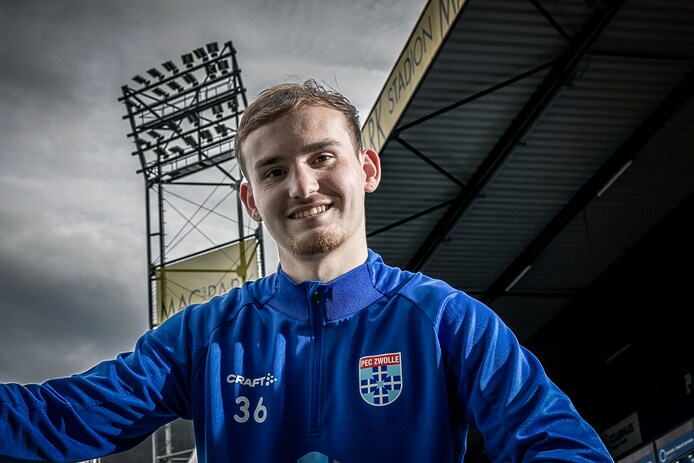 Het scheelde weinig of Thomas Beelen (21) speelde niet meer bij PEC Zwolle: ‘Ging al om me heen ...