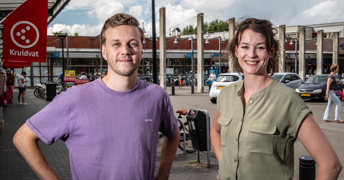 Pop-upredactie van de Stentor woensdag 21 augustus op Andriessenplein ...