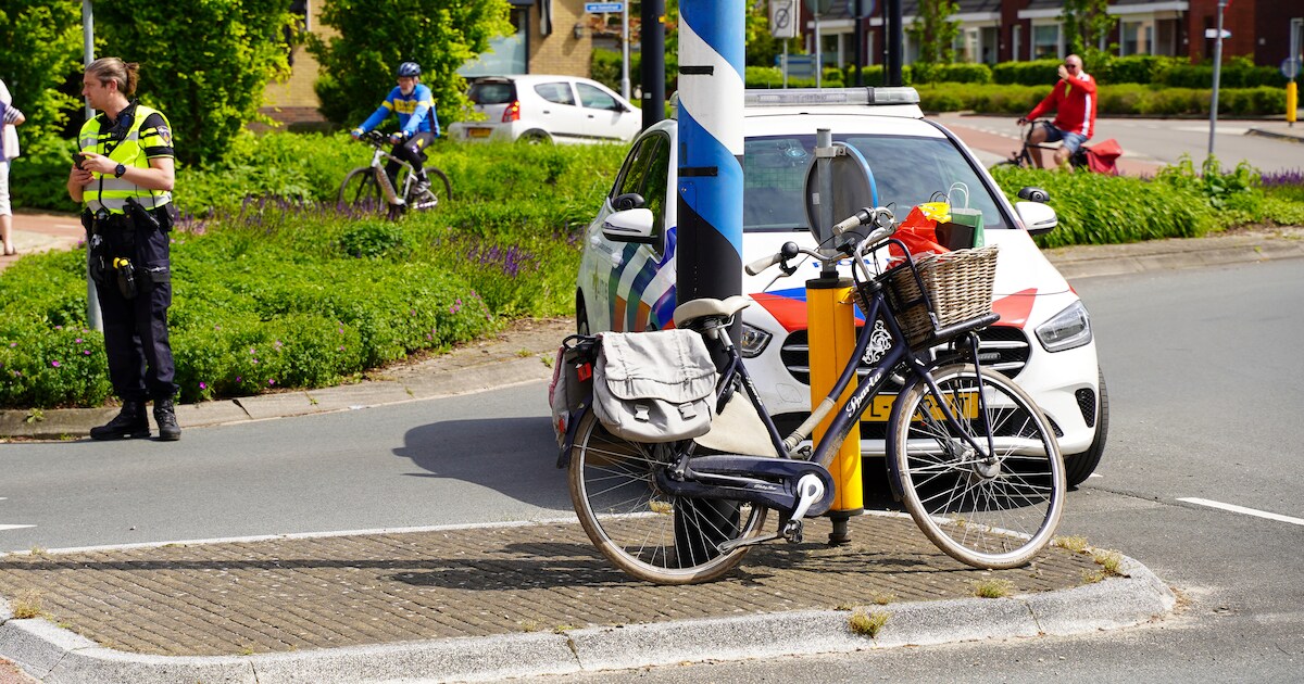 Fietsster gewond bij botsing met auto in Putten | Putten | De Stentor.nl