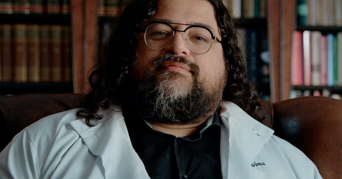 Rappende GGD-arts ‘Ashis B.’ maakt veel los: ‘Ik wil geen ...