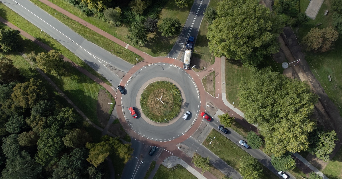 Rotonde bij IJsseldijk in Deventer zes weken op slot voor verkeer | Deventer | destentor.nl